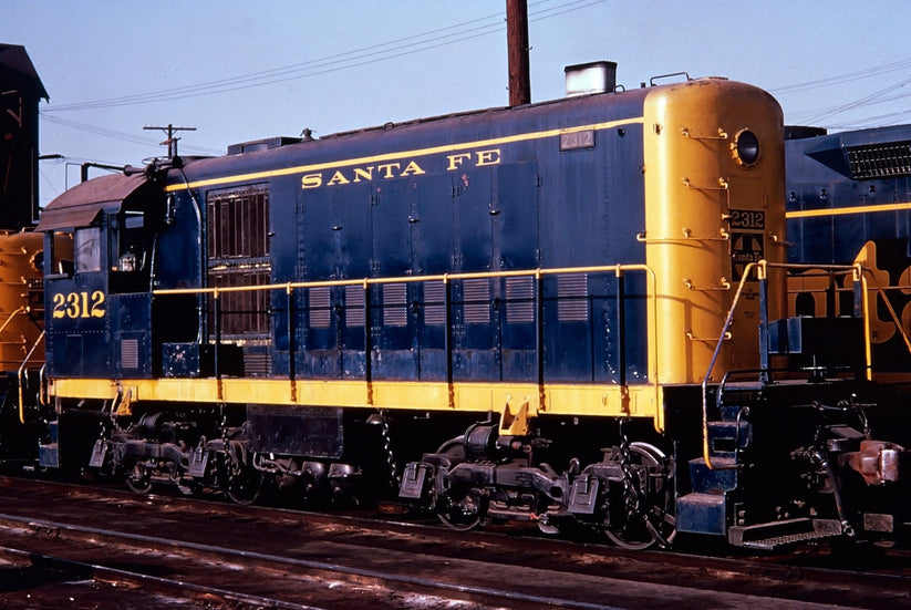 Alco HH1000 ATSF #2312 Blue/Yellow – Division Point
